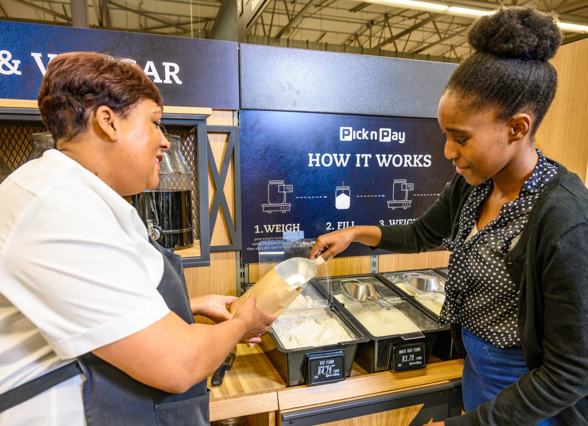Pick n Pay launches new ‘no packaging’ zone – BusinessTech