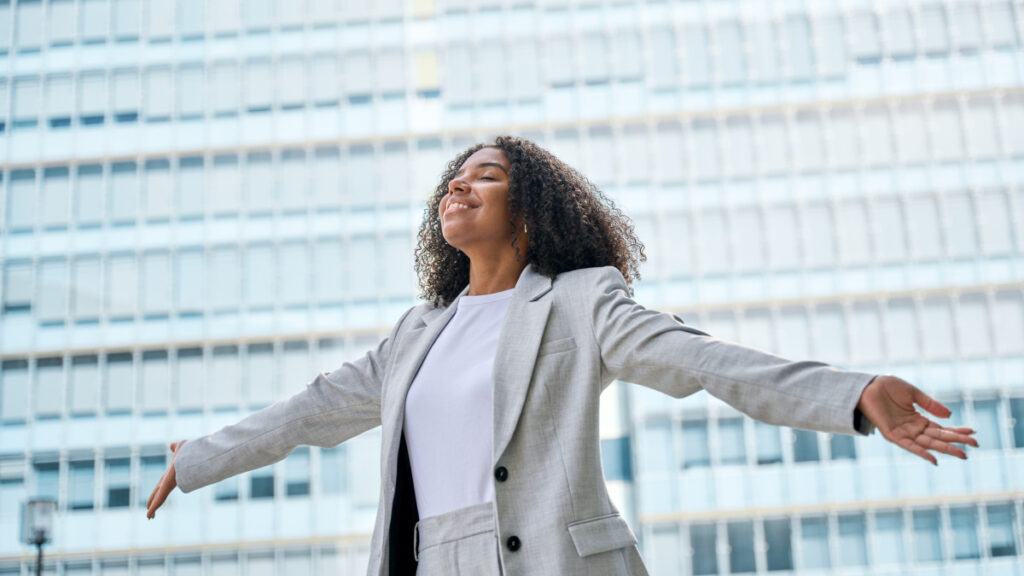 Grow your business smarter with a Standard Bank MyMoBiz business ...