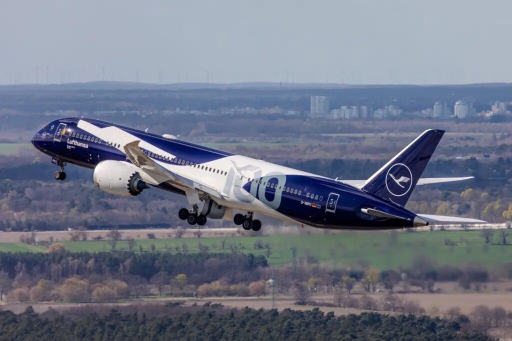International airline adds new flights to South Africa – BusinessTech